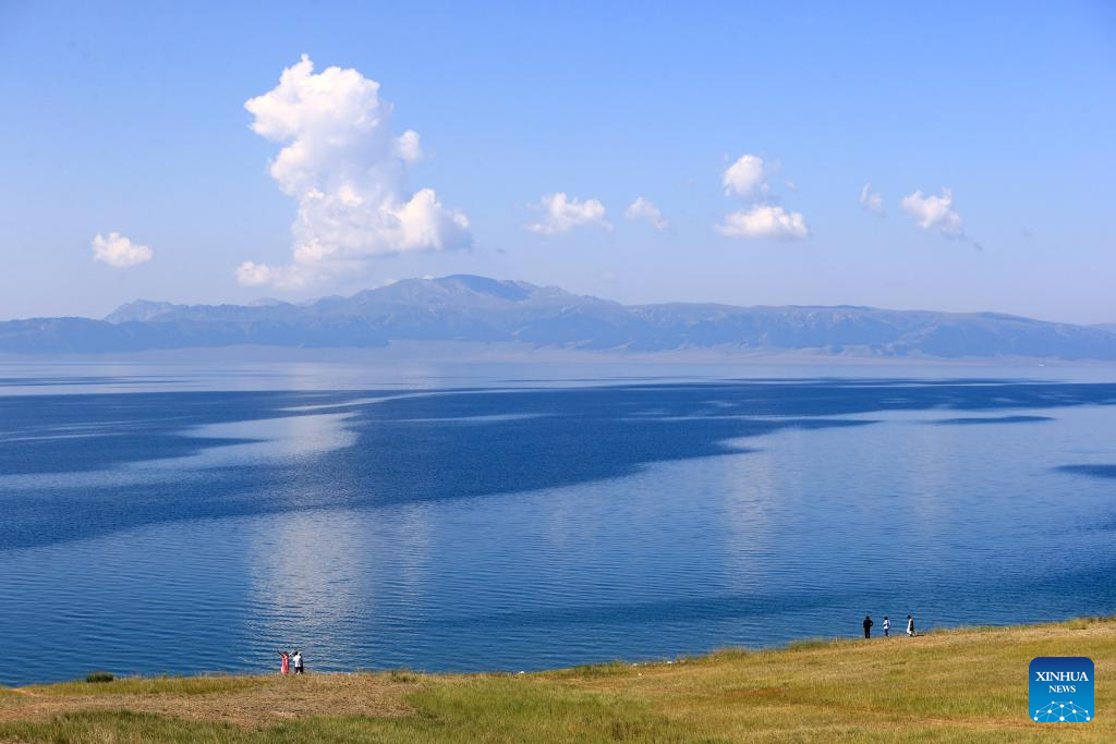Sayram Lake in China's Xinjiang enters peak tourist season -Xinhua