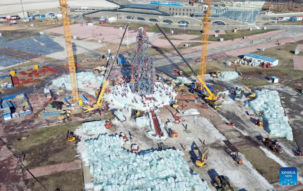 Ice building kicks off for World's largest ice-and-snow park-Xinhua