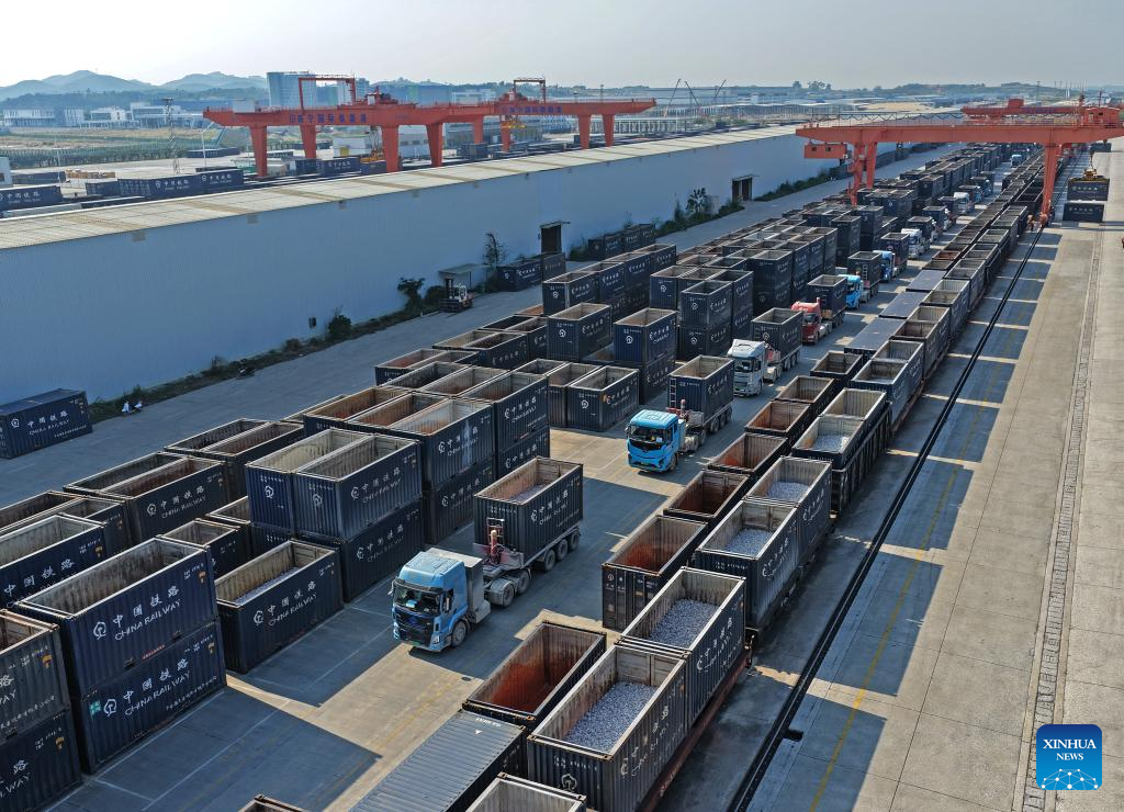 China's landmark trade corridor cargo volume hits record high in 2025 ...