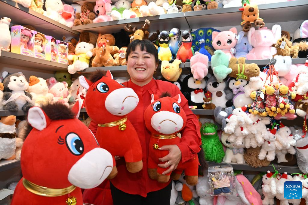 Stuffed toy horse goes viral, brings surging orders in Yiwu-Xinhua