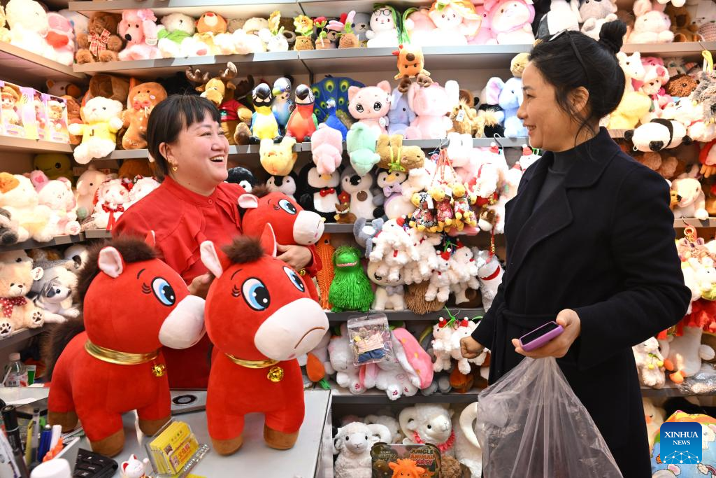 Stuffed toy horse goes viral, brings surging orders in Yiwu-Xinhua
