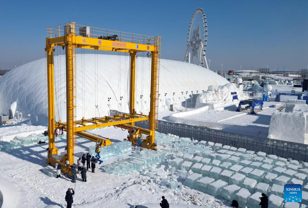 Automated ice block stacking robot enters testing phase at 27th Harbin ...