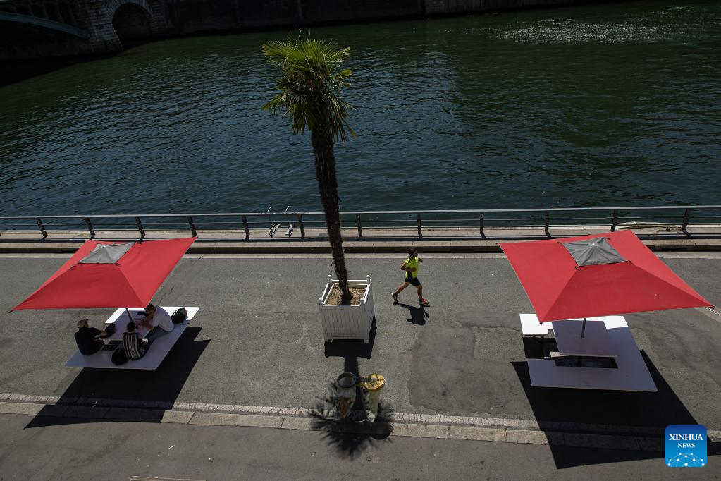 Paris Plages city beach event held in France-Xinhua