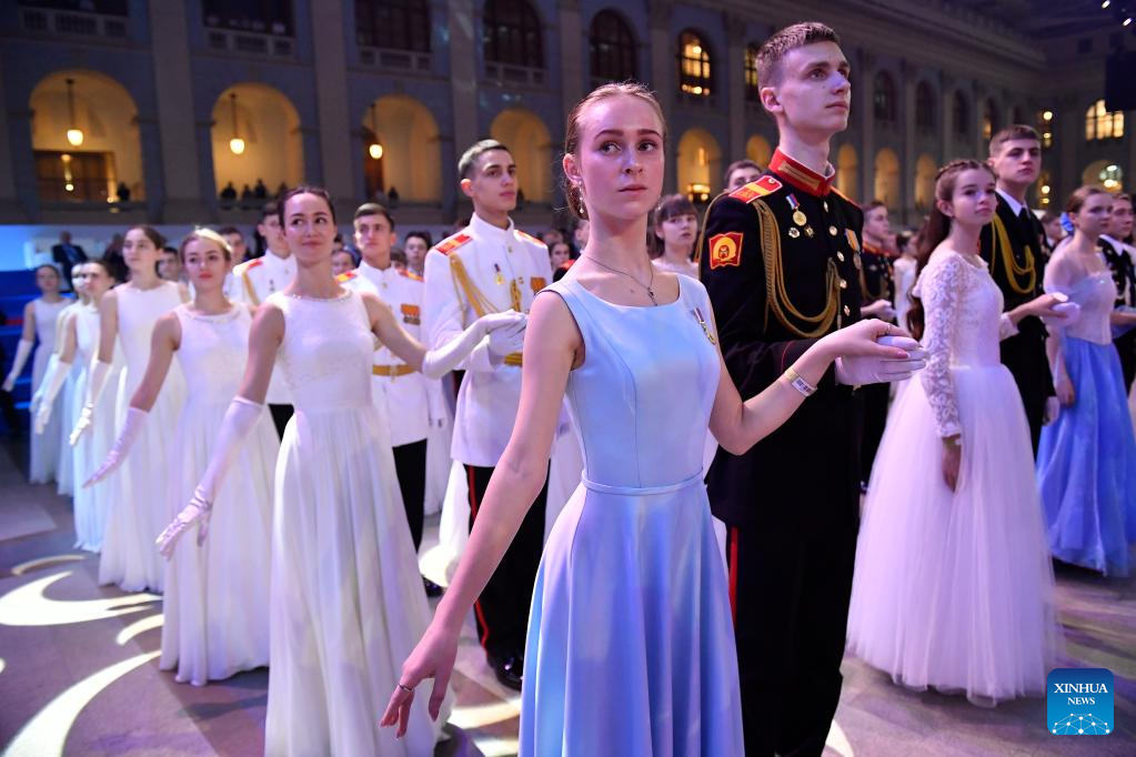 International Charity Cadet Ball held in Moscow-Xinhua