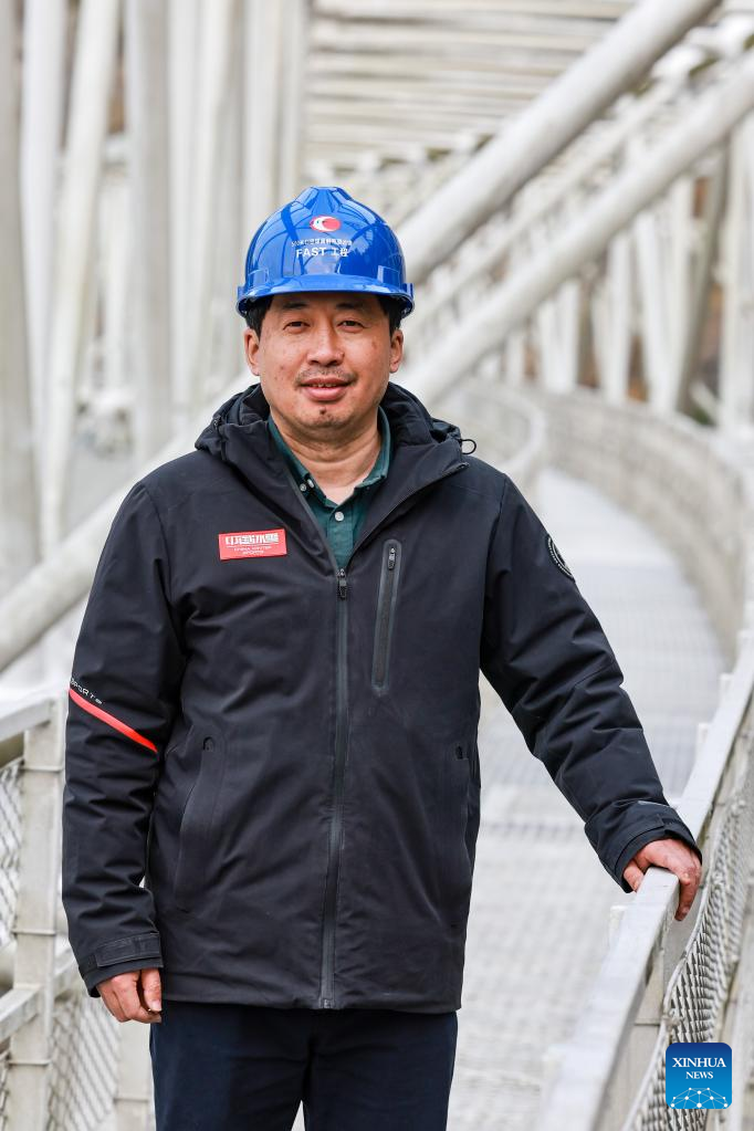 Pic story of engineer as NPC deputy-Xinhua
