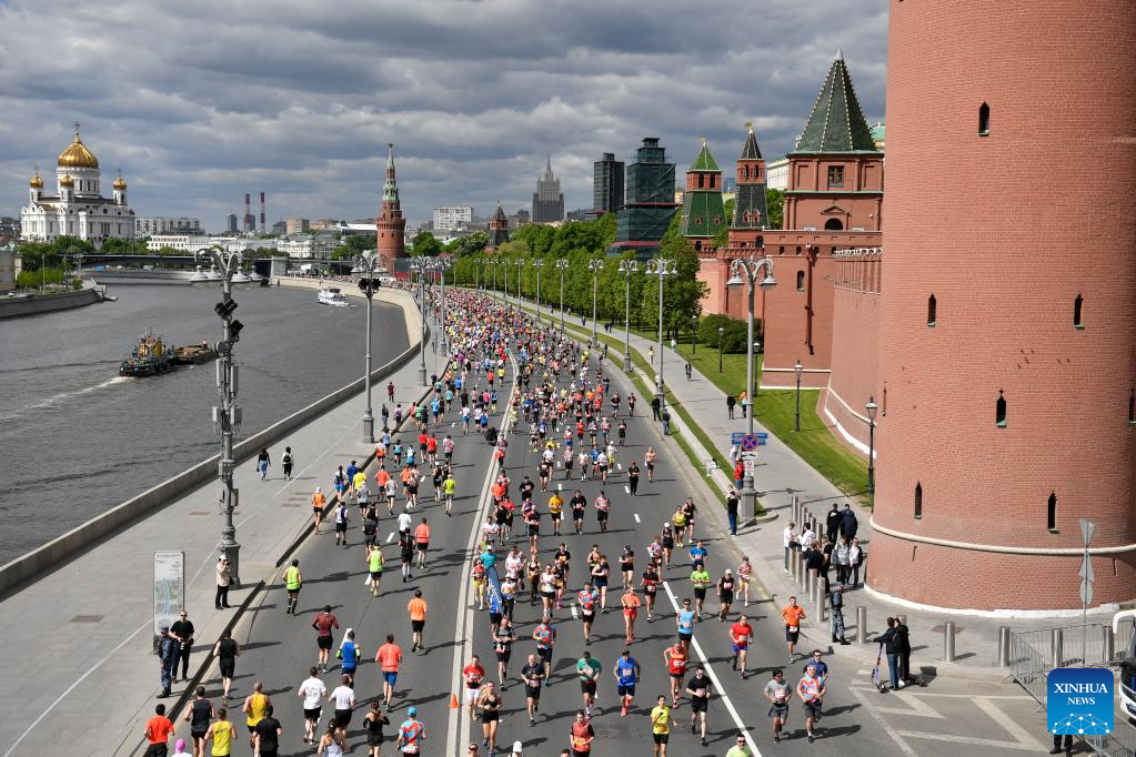 Runners compete during Moscow Half Marathon in Russia-Xinhua
