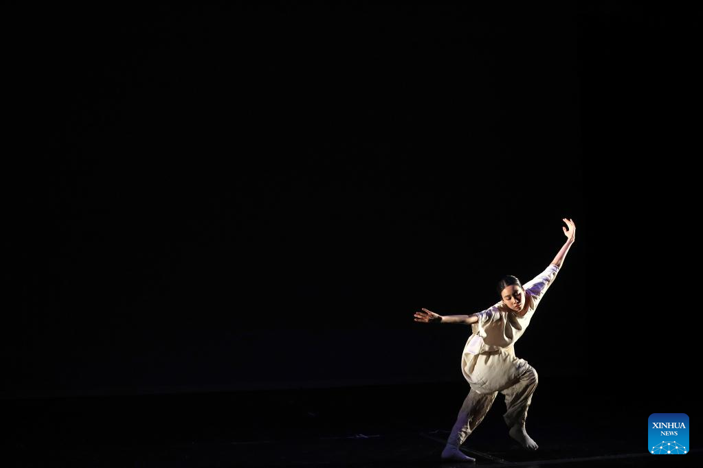 Chinese dance festival amazes London audience-Xinhua