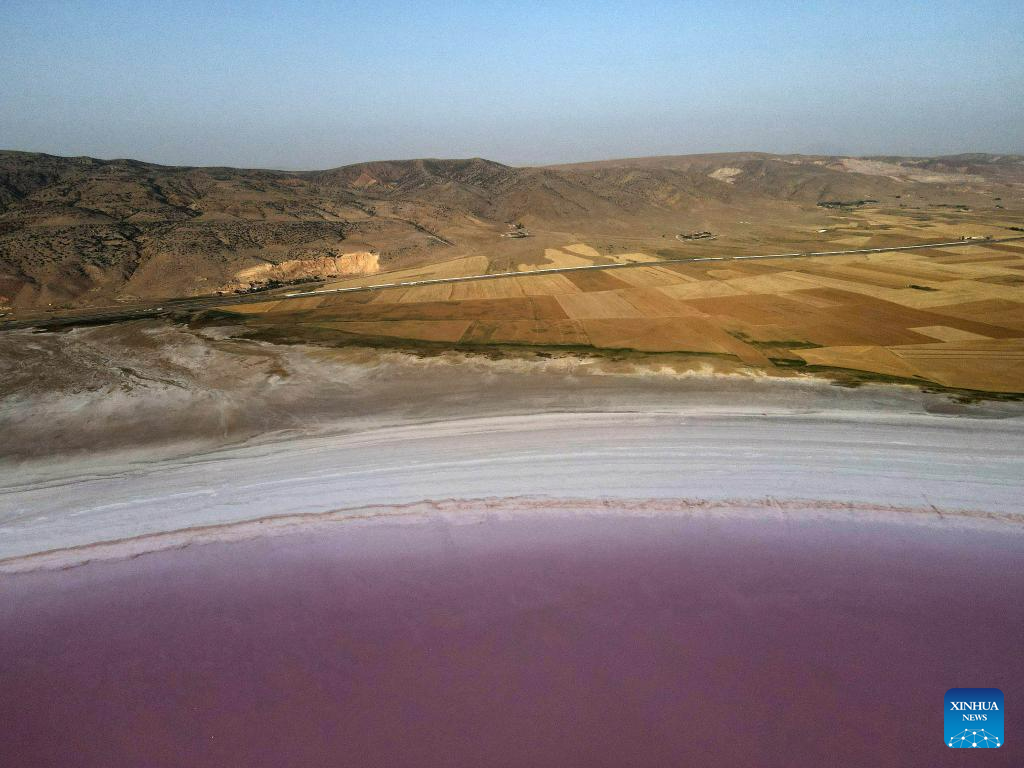 View of Tuz Golu in Türkiye-Xinhua