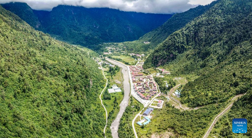 Summer scenery of Shannan city in Tibet-Xinhua