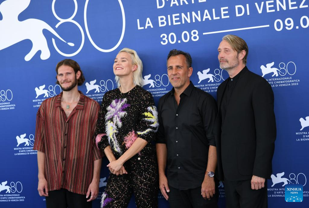 In pics: photocall for film "Bastarden" during 80th Venice Int'l Film ...