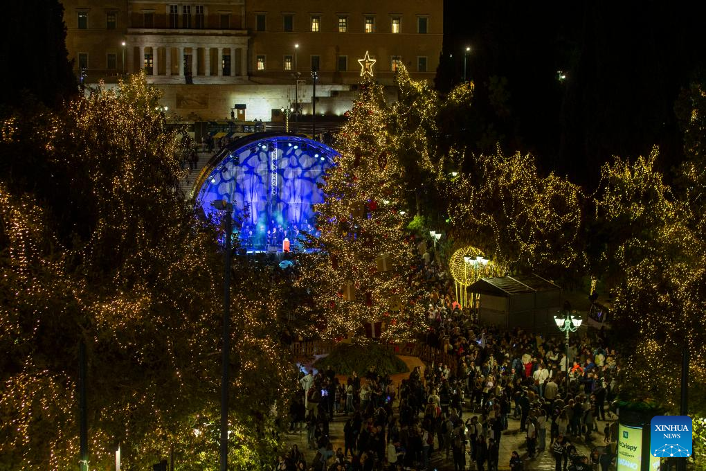 In pics: Christmas tree lighting ceremony in Athens, Greece-Xinhua