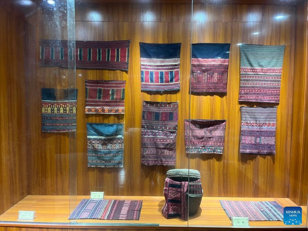 Across China: Weaving new life into an ancient brocade craft-Xinhua