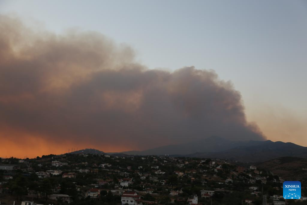 Raging fire forces more evacuations in Greece -Xinhua