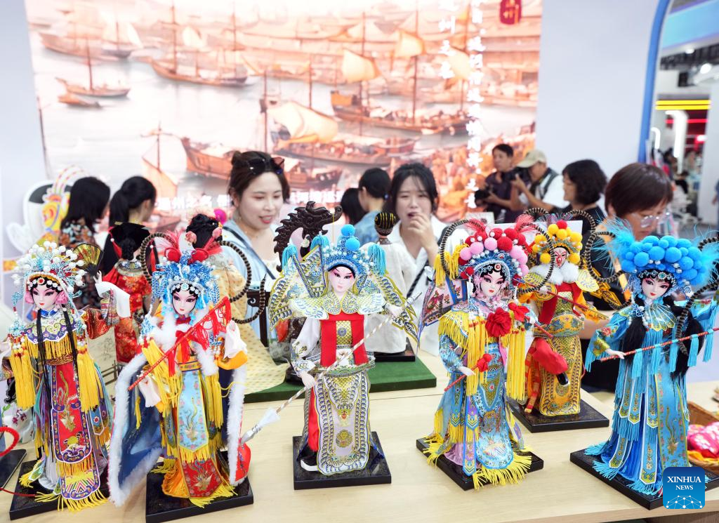Cultural creative products on display at 2024 CIFTIS-Xinhua