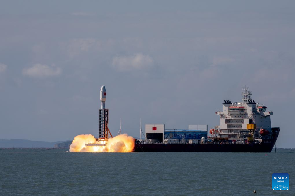 China's Smart Dragon-3 rocket launches 8 satellites from sea-Xinhua