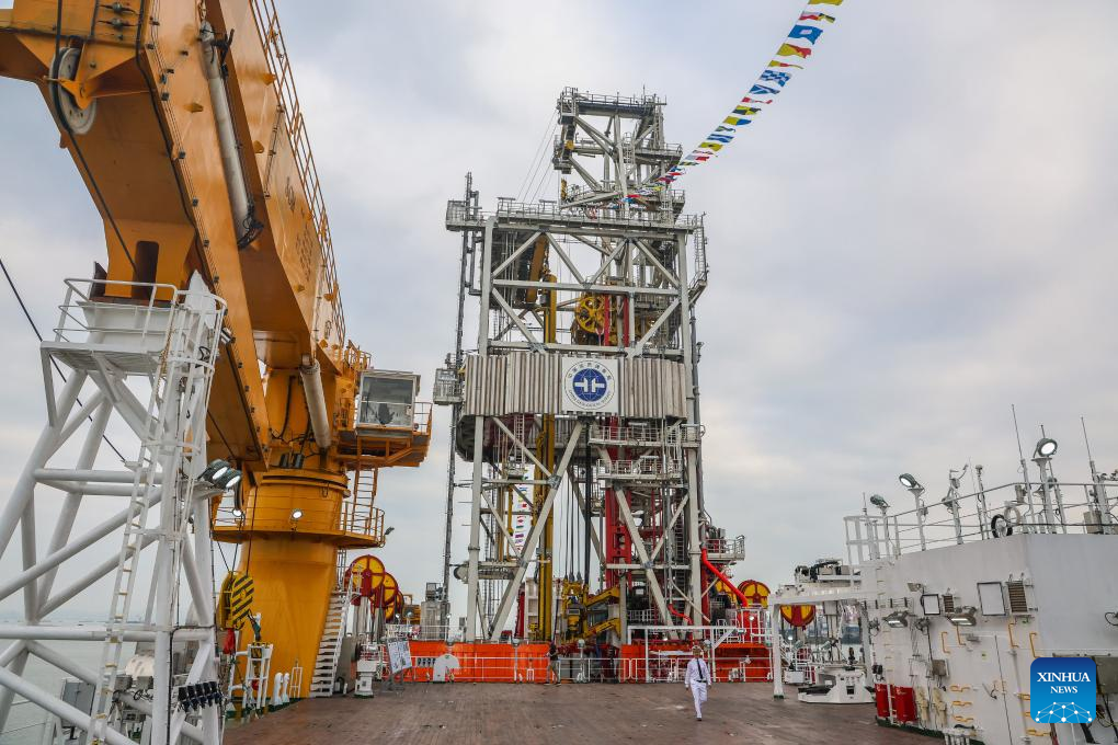 China Focus: China's first deep-ocean drilling vessel enters service-Xinhua