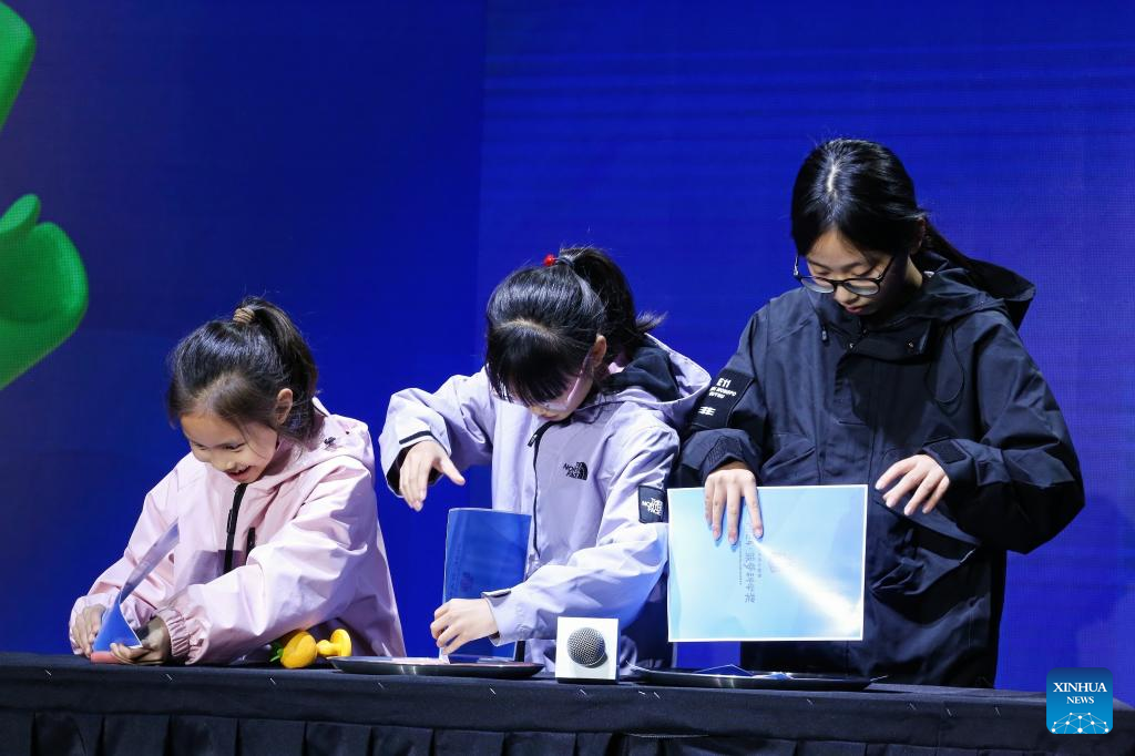 Across China: Quirky science award celebrates the power of curiosity-Xinhua