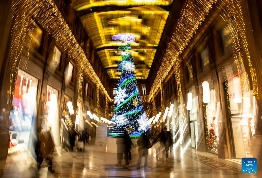 Festive decorations seen in Rome-Xinhua