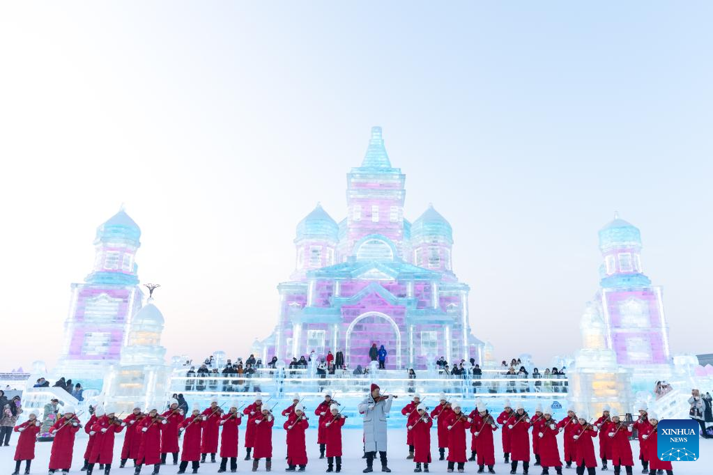 Flash mob staged to cheer on upcoming 9th Asian Winter Games in Harbin ...