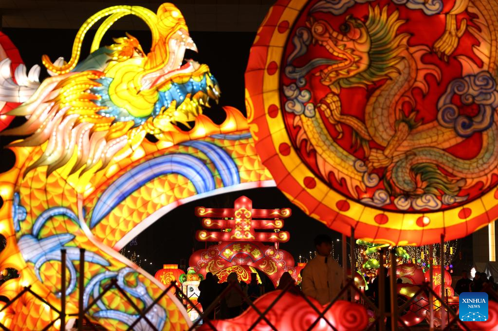 People enjoy various activities across China during Spring Festival-Xinhua