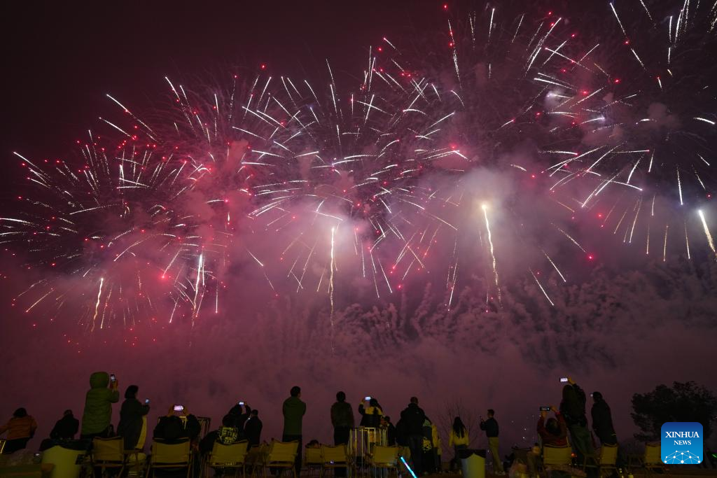 Fireworks show staged in Liuyang City, China's Hunan-Xinhua