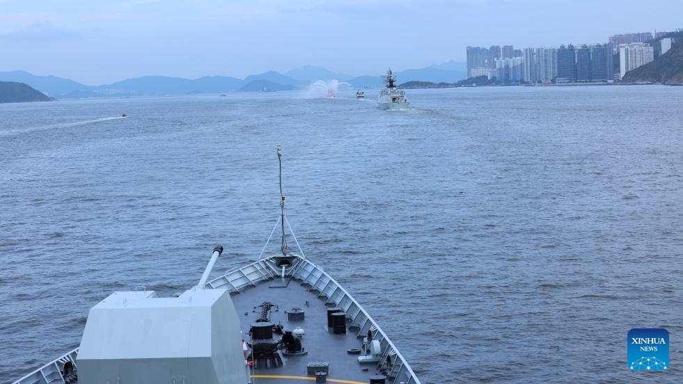 Naval fleet led by Shandong aircraft carrier starts Hong Kong visit-Xinhua
