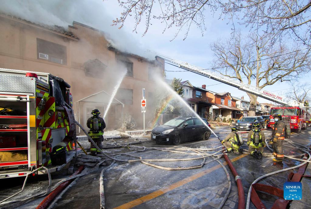 11 people rescued in four-alarm fire at Toronto-Xinhua