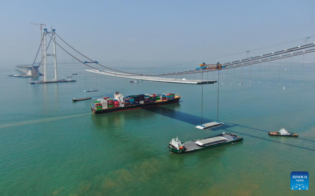 Lingdingyang bridge under construction in south China's Guangdong-Xinhua