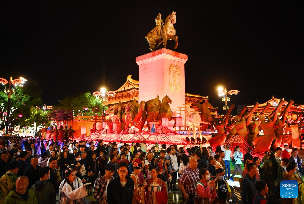 In pics: Datang Everbright City, tourist landmark of Xi'an, NW China-Xinhua