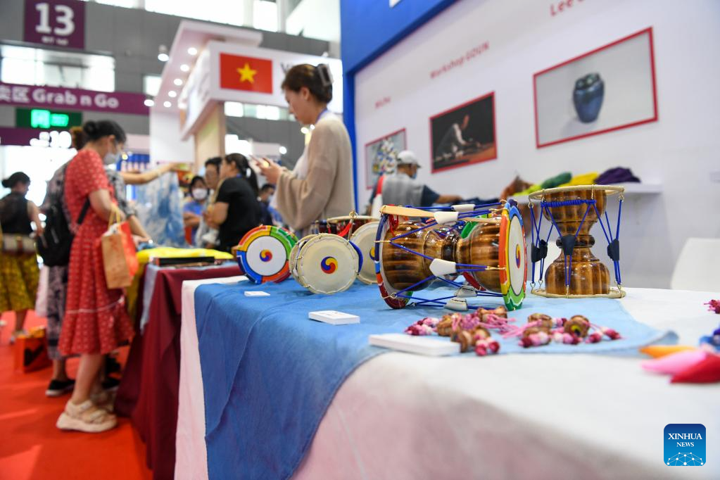 In pics: 19th China Int'l Cultural Industries Fair in Shenzhen-Xinhua