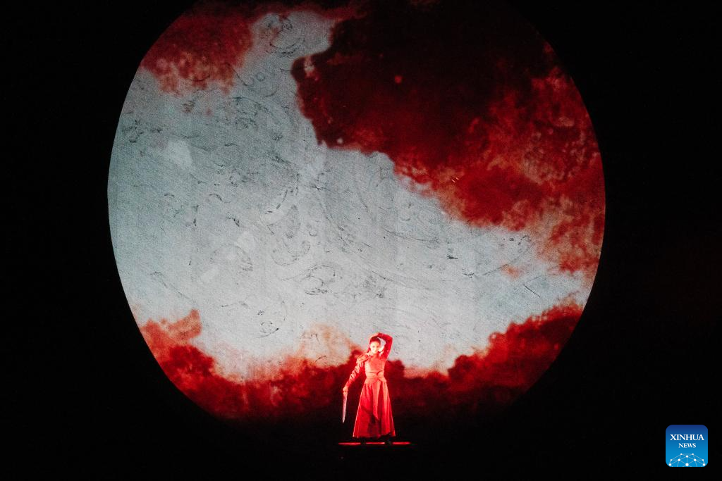 Chinese dance drama "Mulan" staged at Kennedy Center in Washington-Xinhua