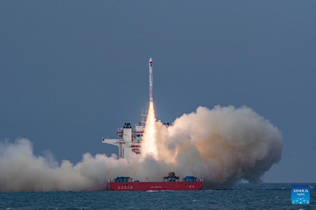 China's commercial rocket launches satellites from sea-Xinhua