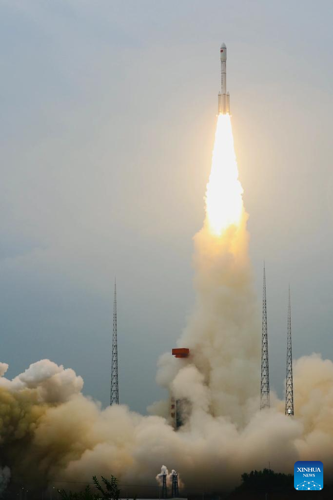 China successfully launches new satellite group-Xinhua