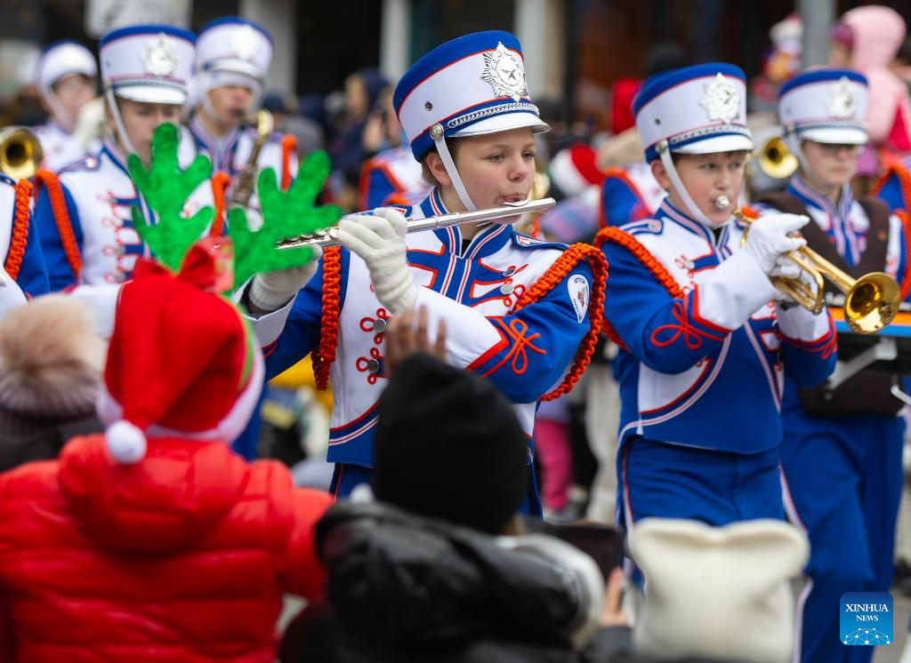 Highlights of 2024 Toronto Santa Claus Parade-Xinhua