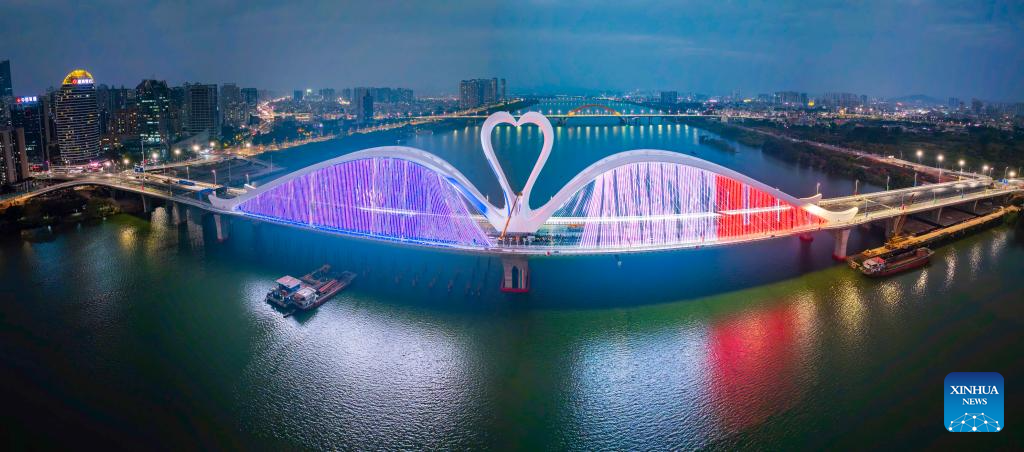 Echeng Bridge put into operation in China's Huizhou-Xinhua