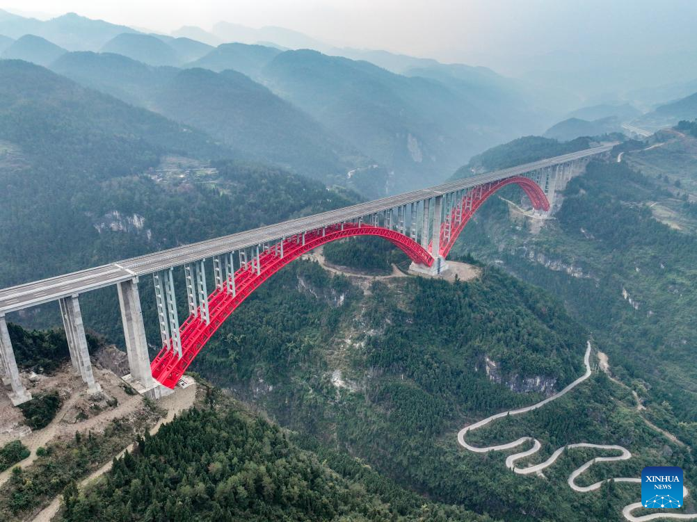 New sections of 2nd Chongqing-Hunan expressway open to public traffic ...