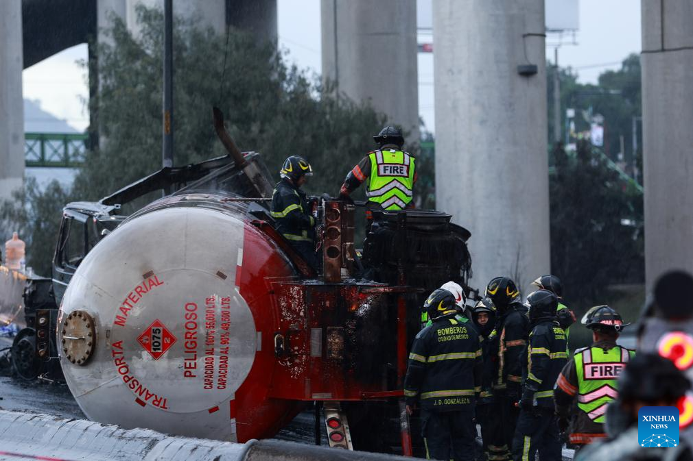 3 killed, 70 injured after gas tanker truck explodes in Mexico-Xinhua