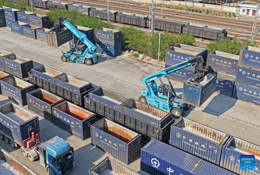 China's landmark trade corridor cargo volume hits record high in 2025 ...